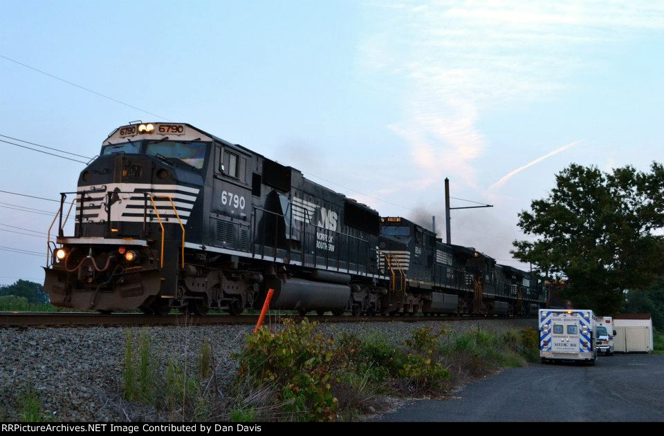 NS SD60M 6790 leads 17G